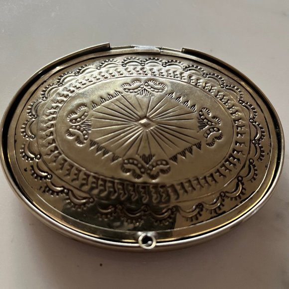 Accessories | Vintage Oval Silver Compact With Dual Mirror Same Silver ...